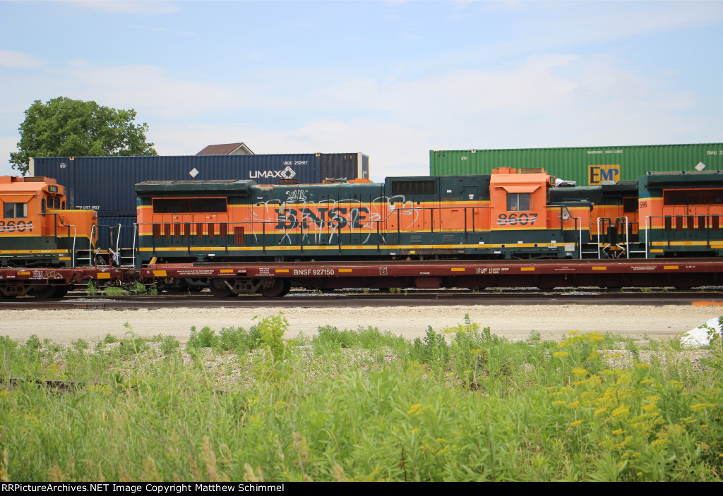 BNSF 8607 or BNSF 567